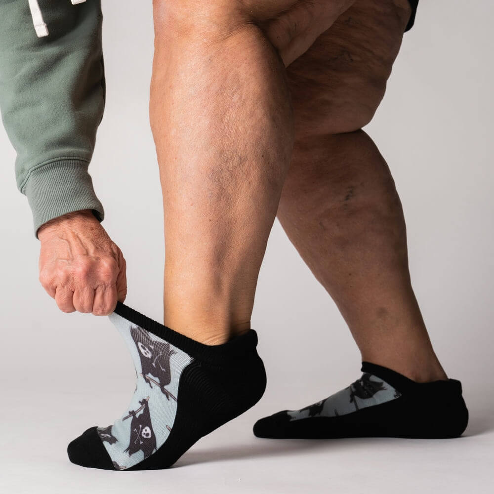 Viasox Jolly Roger Ankle Socks for Adventure and Style